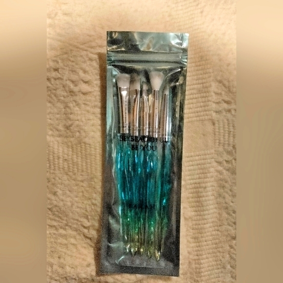 farrah | Makeup | Farrah Green And Blue Ombre Eye Brush Set | Poshmark